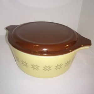 Pyrex | Kitchen | Pyrex Brown Ovenware Vintage 929 | Poshmark